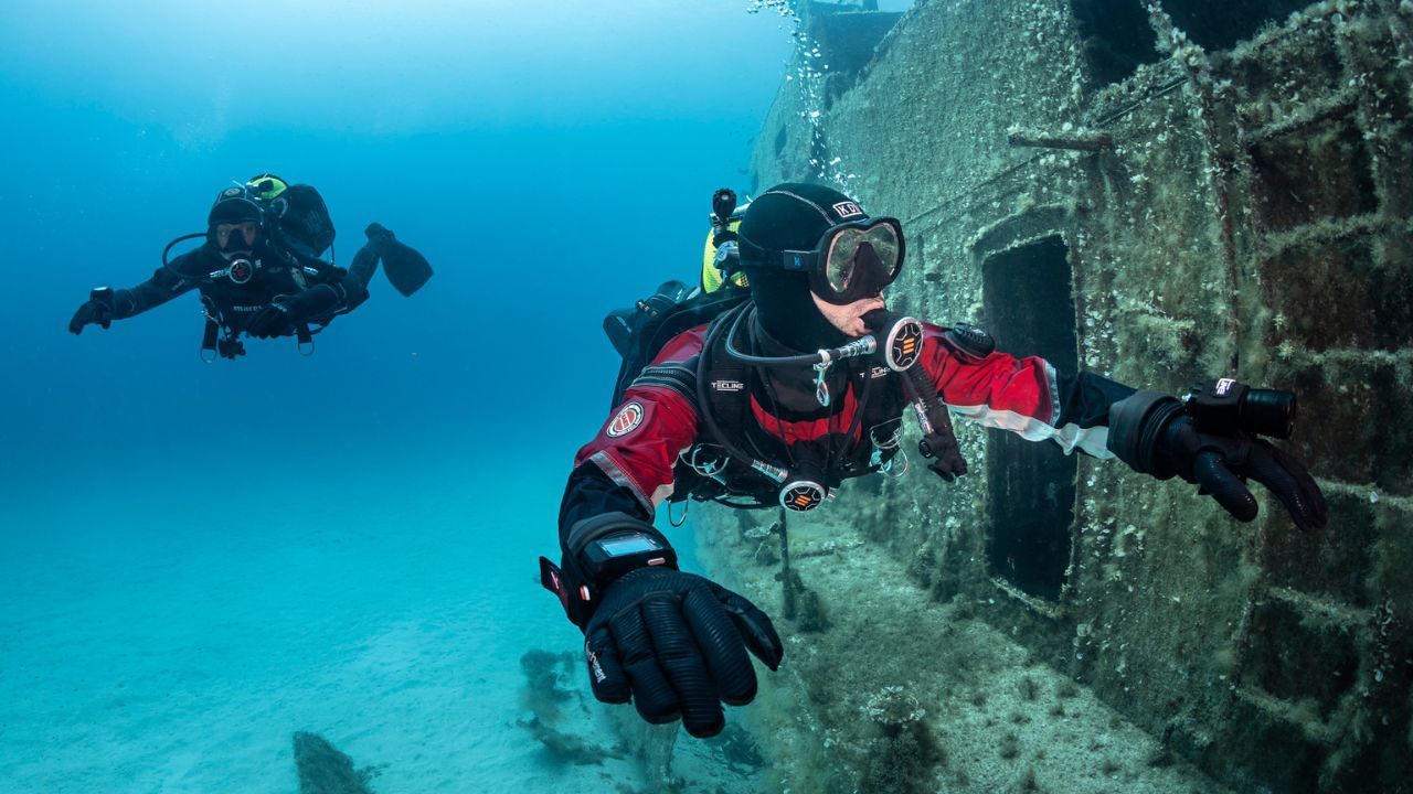Diving Etiquette - The Buddy | DAN Southern Africa